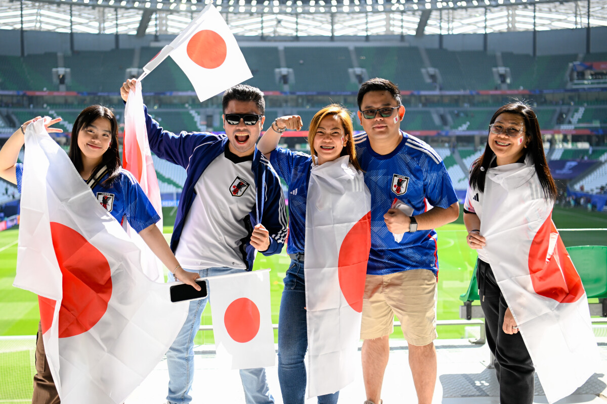 Images - Group D: Iraq v Japan