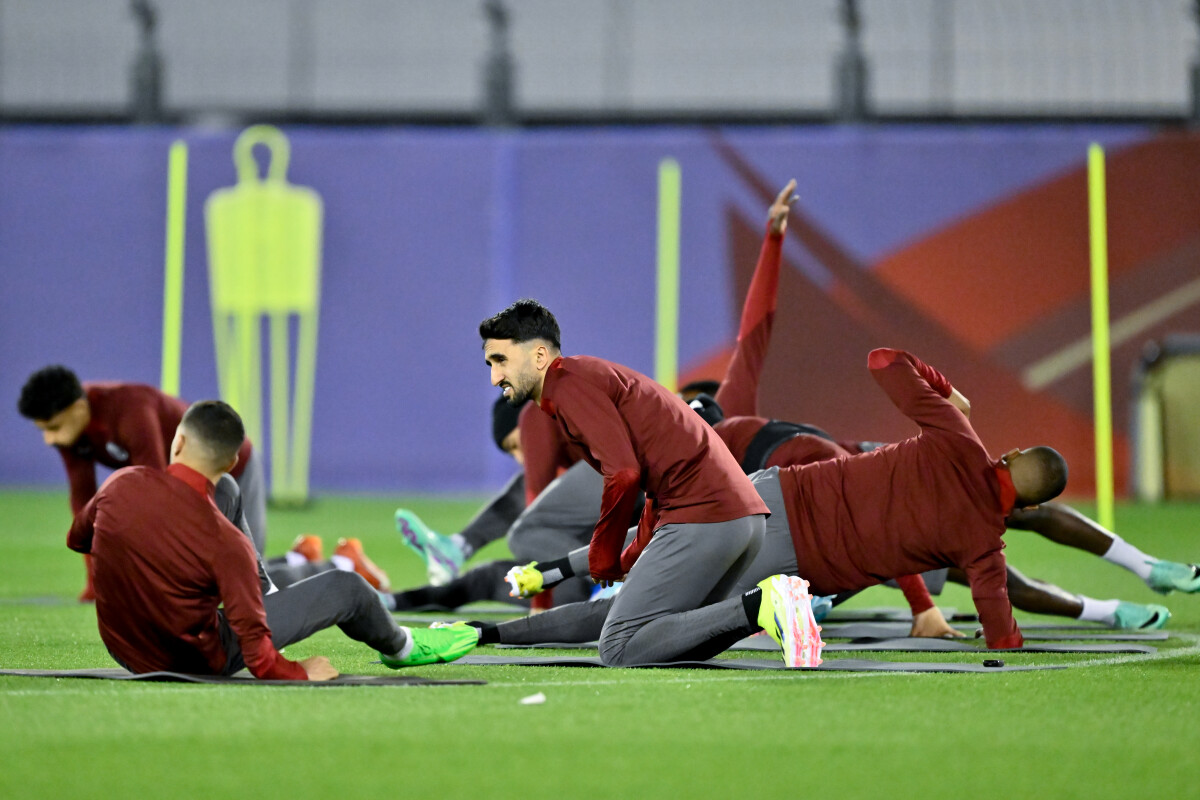 Images - Final Touches: IR Iran v Qatar