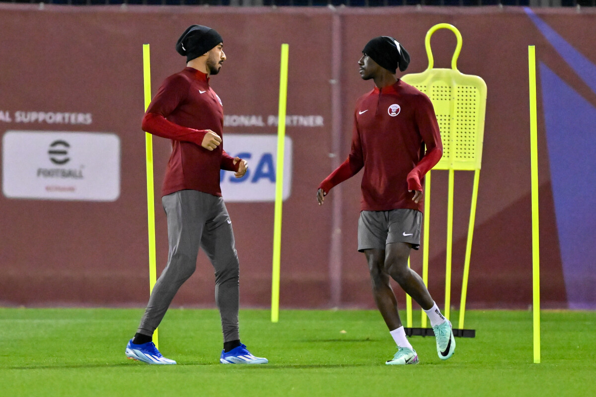 Images - Final Touches: IR Iran v Qatar