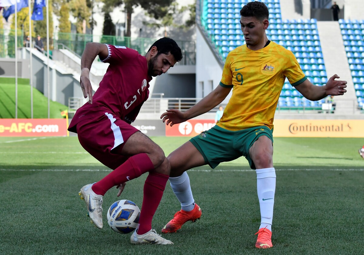 Group B - MD3: Qatar v Australia; Vietnam v IR Iran