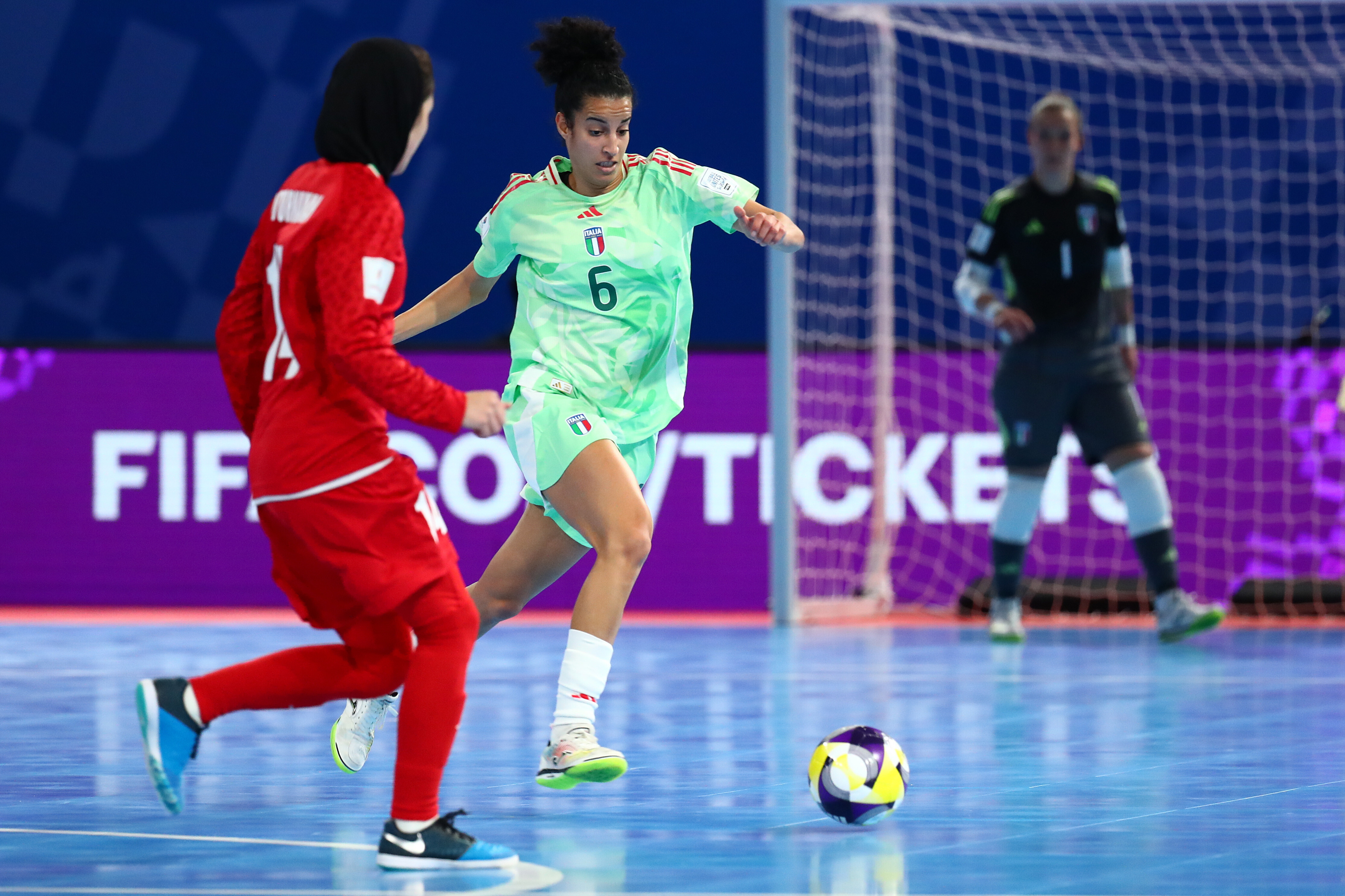 FIFA Futsal Women's World Cup - Group D: IR Iran 1-3 Italy