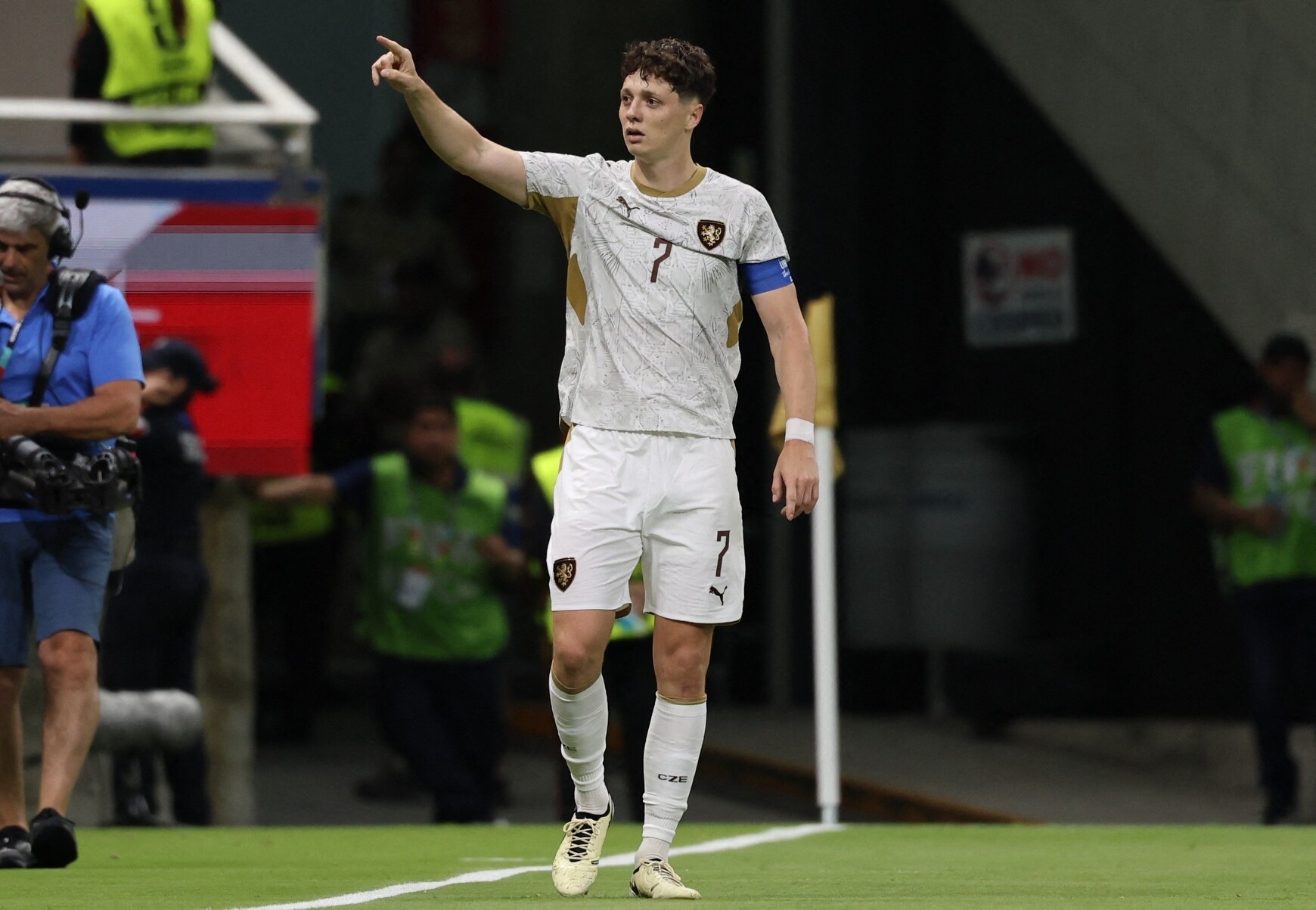FIFA World Cup - Czechs eye lift-off against South Africa