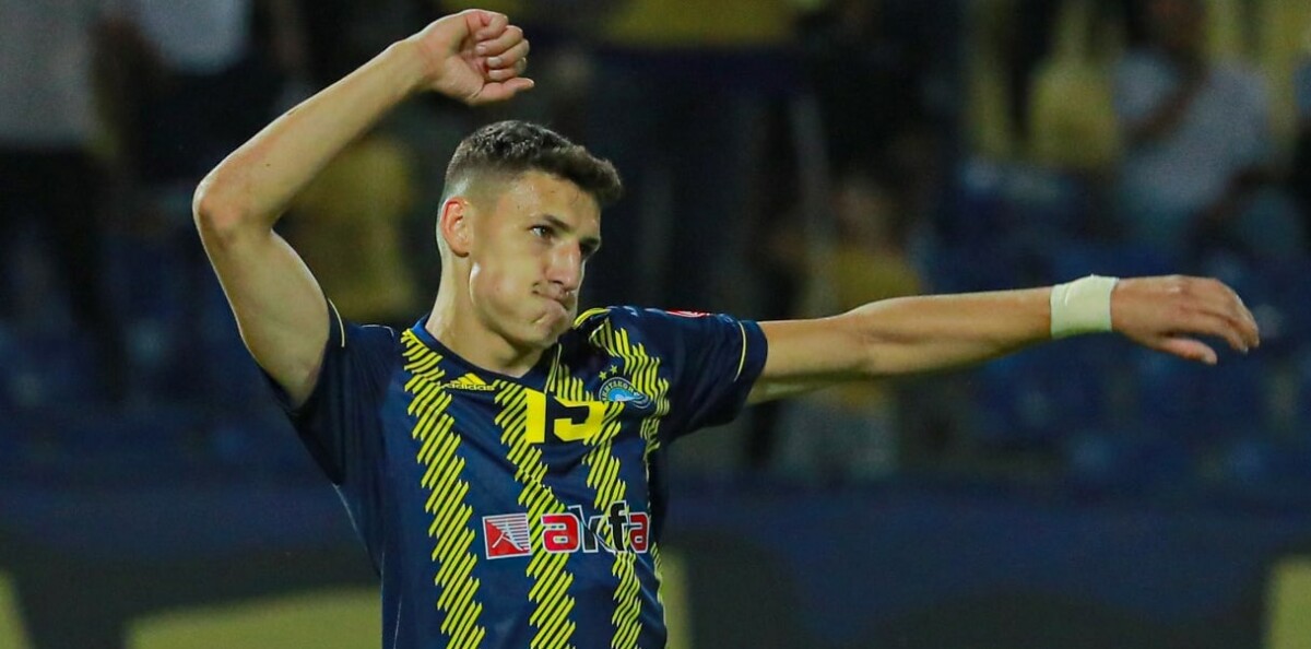 Central Wrap: Pakhtakor climb to the summit