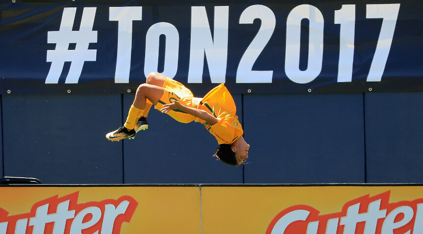 Kerr hat-trick sets up impressive Australian win